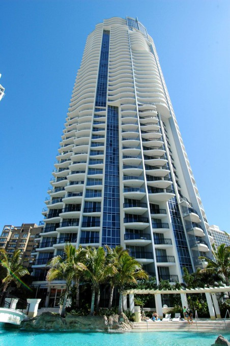 Chevron Renaissance Surfers Paradise – HRSP.com.au