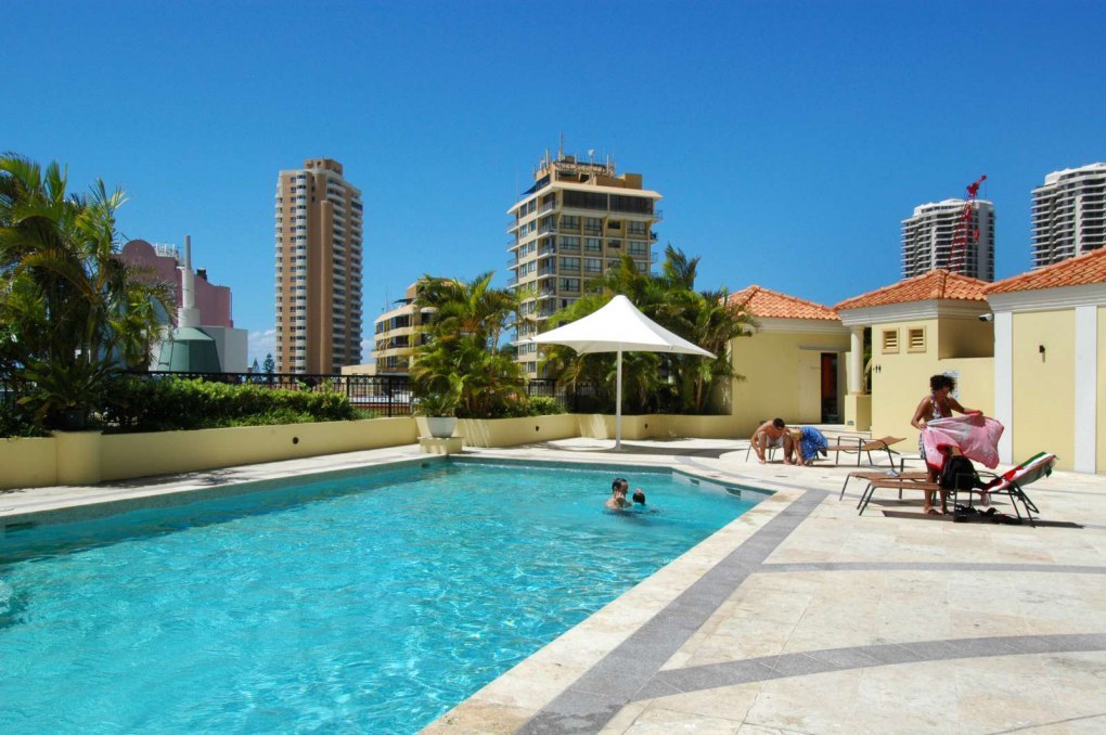 Chevron Renaissance Surfers Paradise – HRSP.com.au