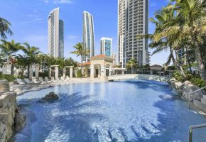 Chevron Renaissance Surfers Paradise – HRSP.com.au