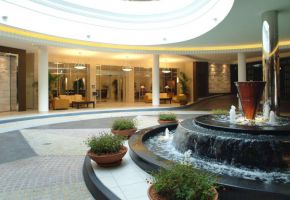 Chevron Renaissance Surfers Paradise – HRSP.com.au