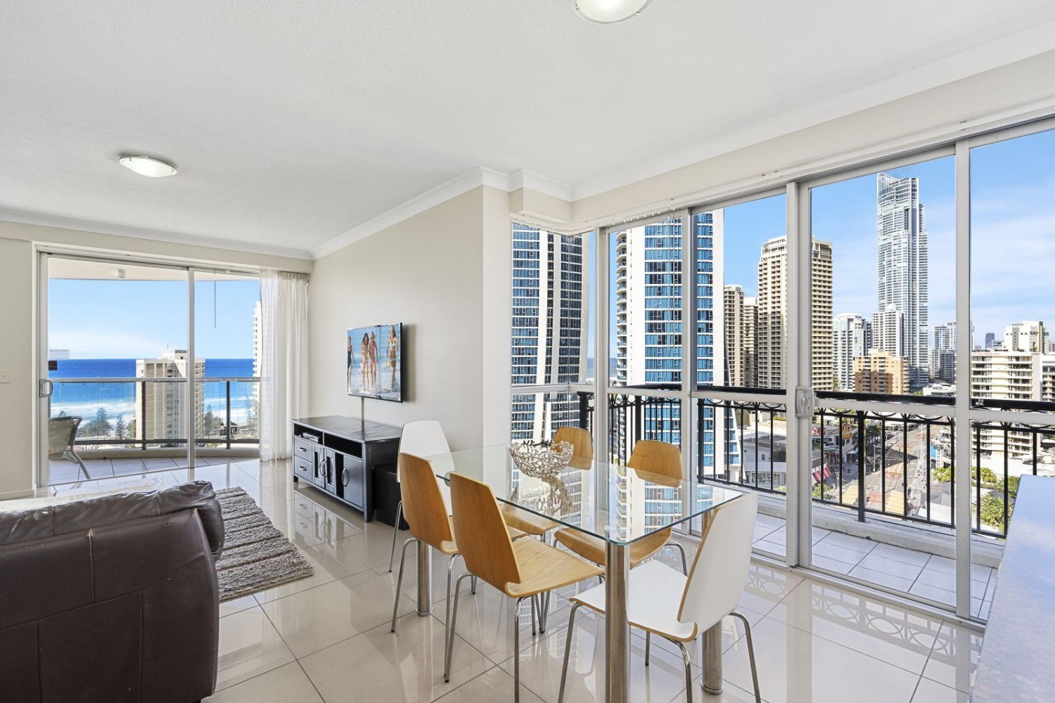 Chevron Renaissance Apartment 1135, Surfers Paradise Apartment