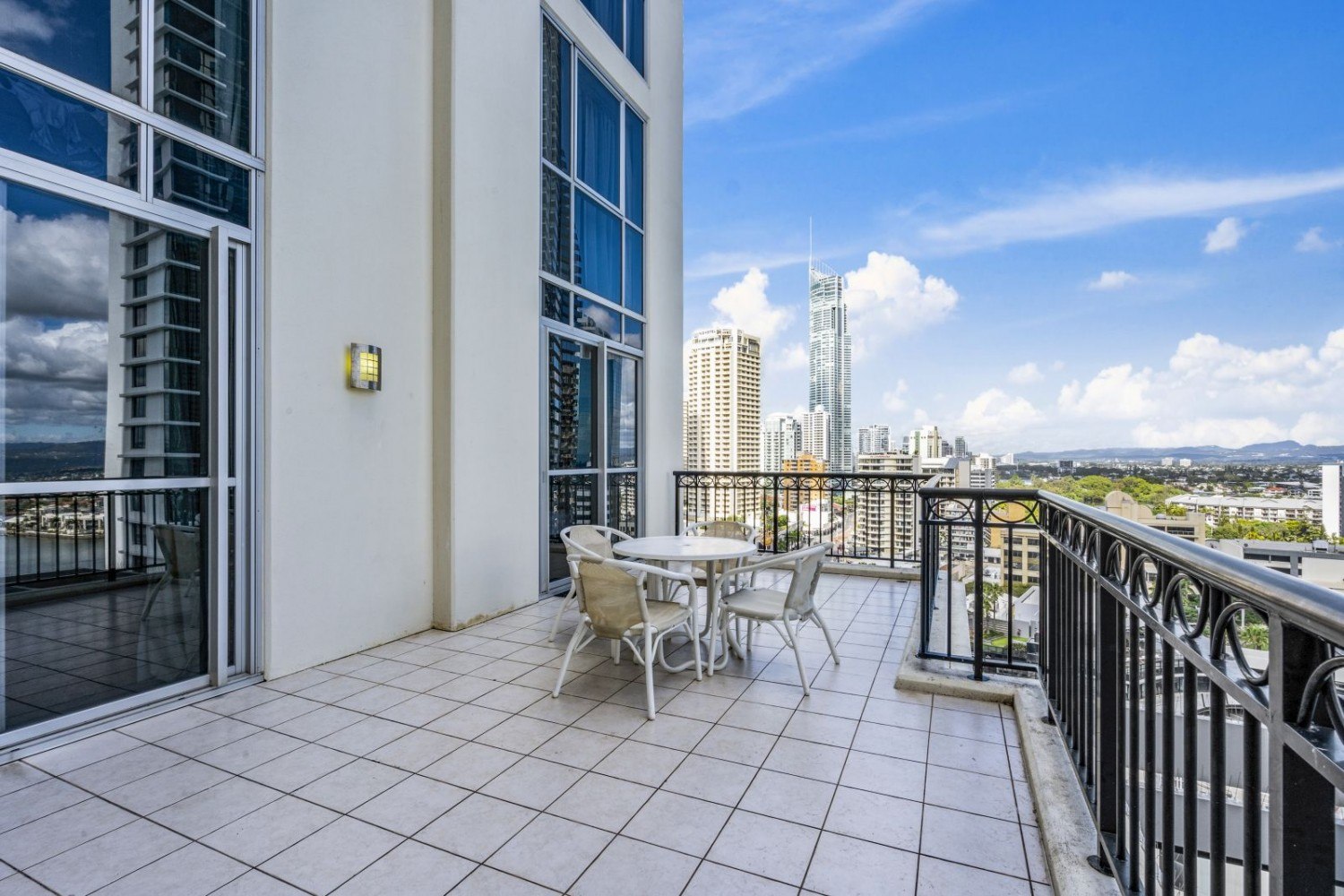Chevron Renaissance Apartment 1135, Surfers Paradise Apartment